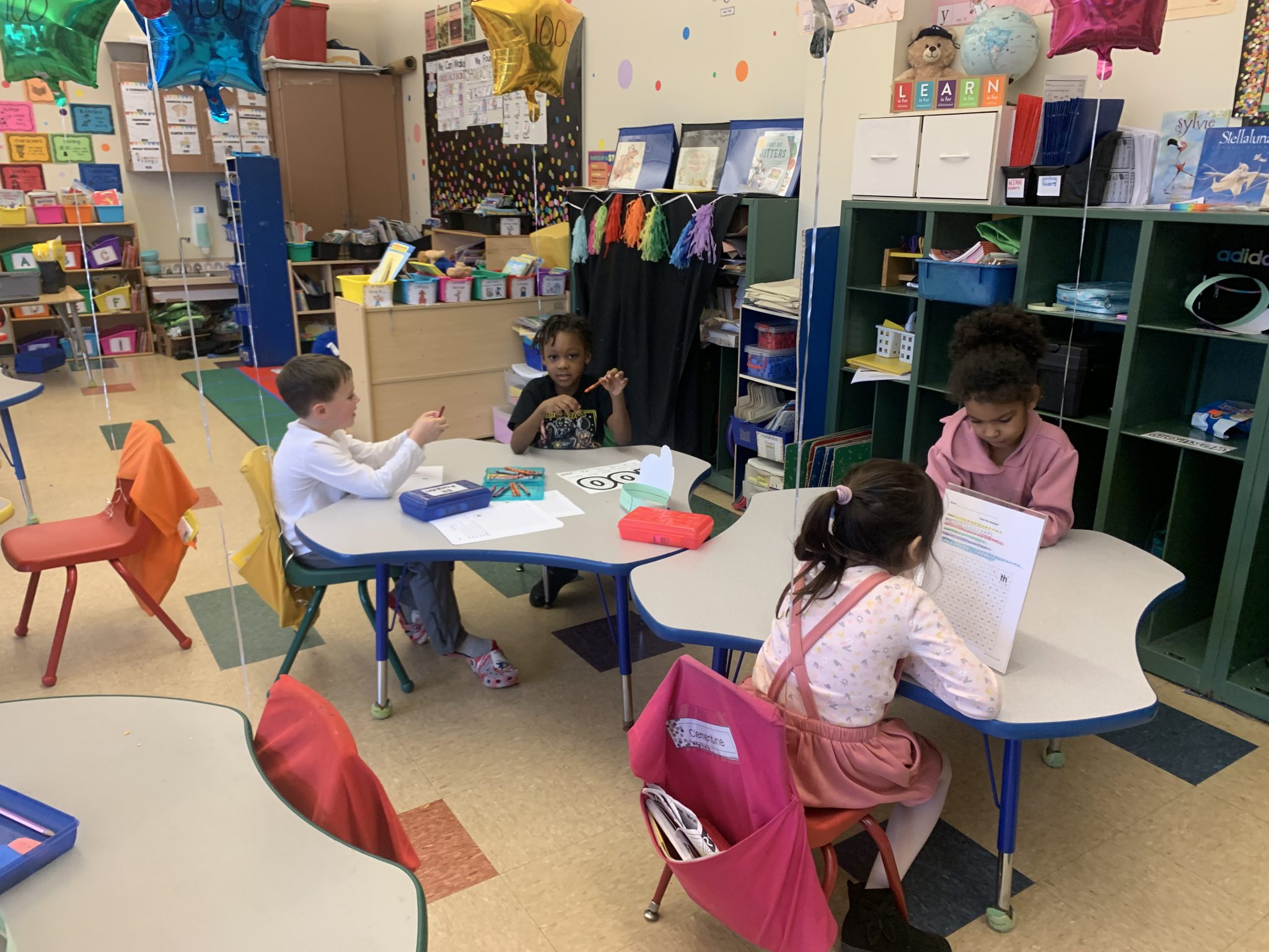 Heatly elementary school students celebrate 100th day of school - Green ...